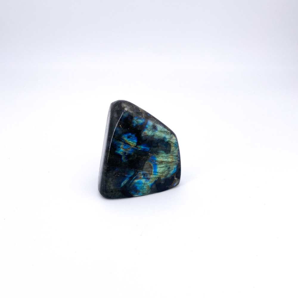 Labradorite — Vertus, Propriétés et Bienfaits de la Pierre
